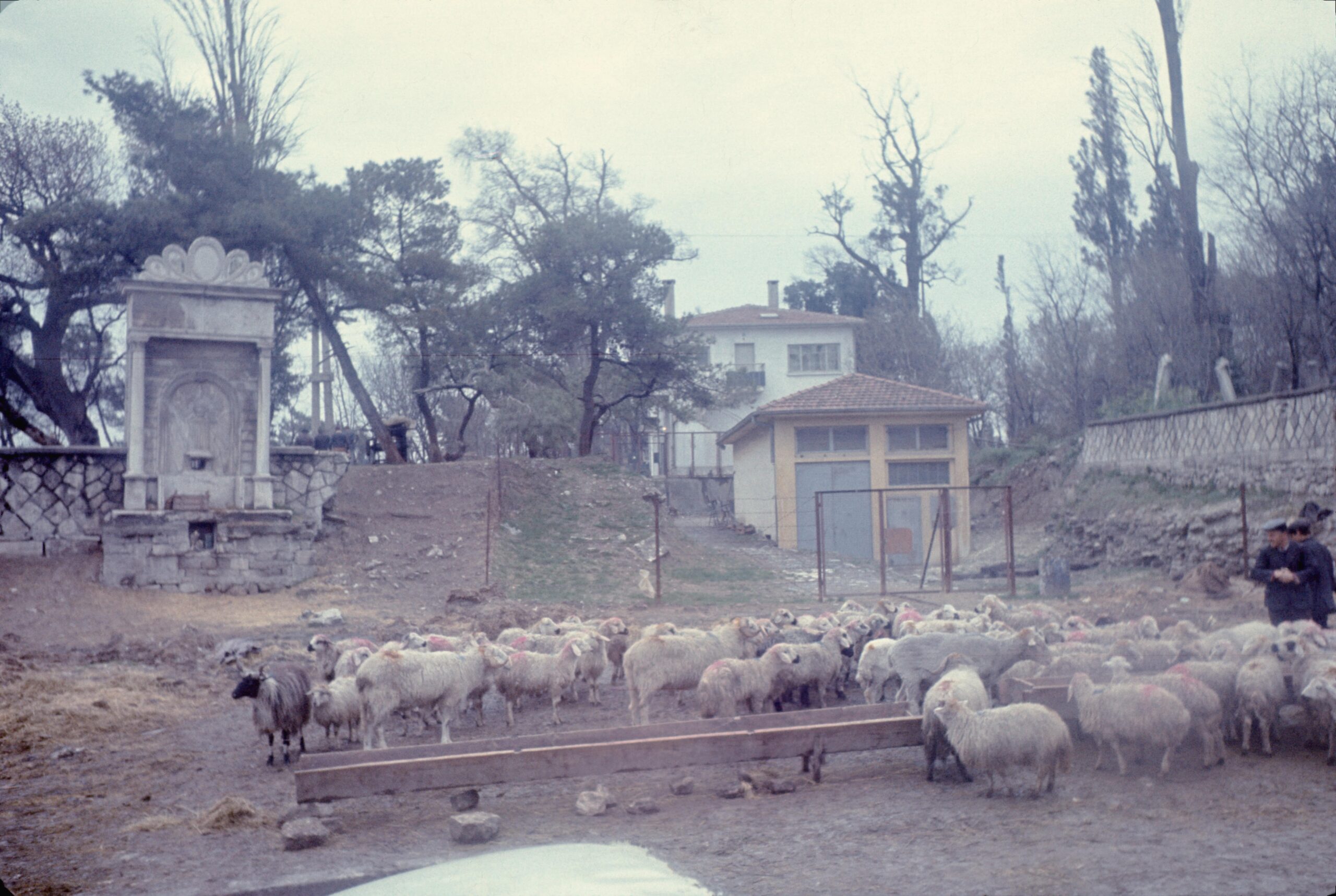 Bezmialem Valide Sultan Çeşmesi, Maltepe • Konumu, Fotoğrafları ve ...