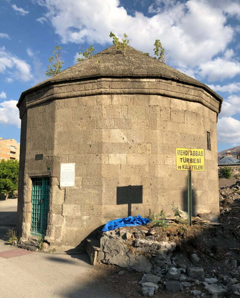 Mehdi Abbas Türbesi • Konumu, Fotoğrafları ve Hakkındaki Bilgiler ...