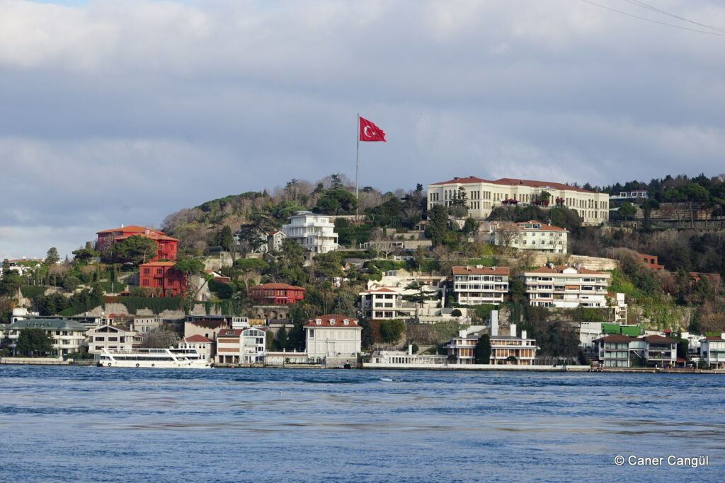Adile Sultan Sarayı'nın Boğazdan Görünümü • Kültür Envanteri
