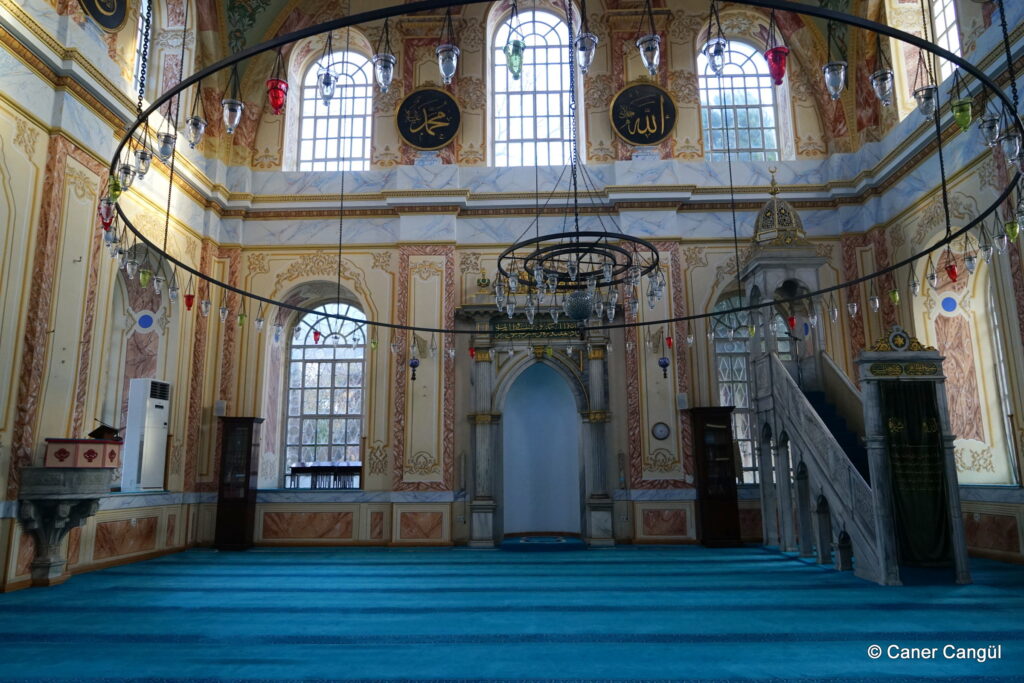 Altunizade Camii İçinden Görünüm • Kültür Envanteri