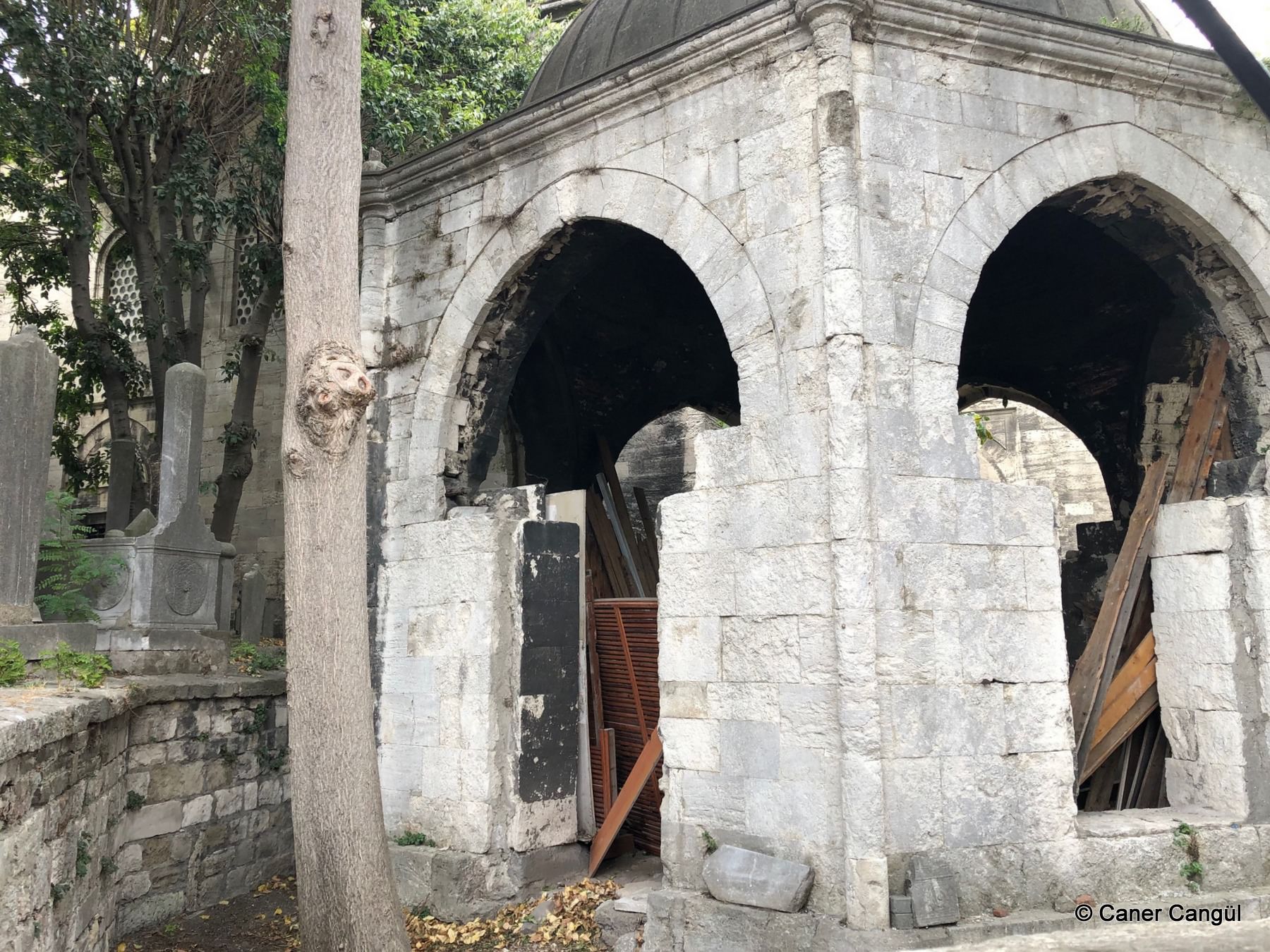 Atik Ali Pasha Mosque Open Tomb • Location, Photos and Information ...