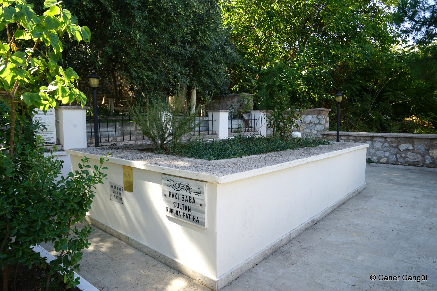 Haki Baba Kabri • Konumu, Fotoğrafları ve Hakkındaki Bilgiler • Kültür ...