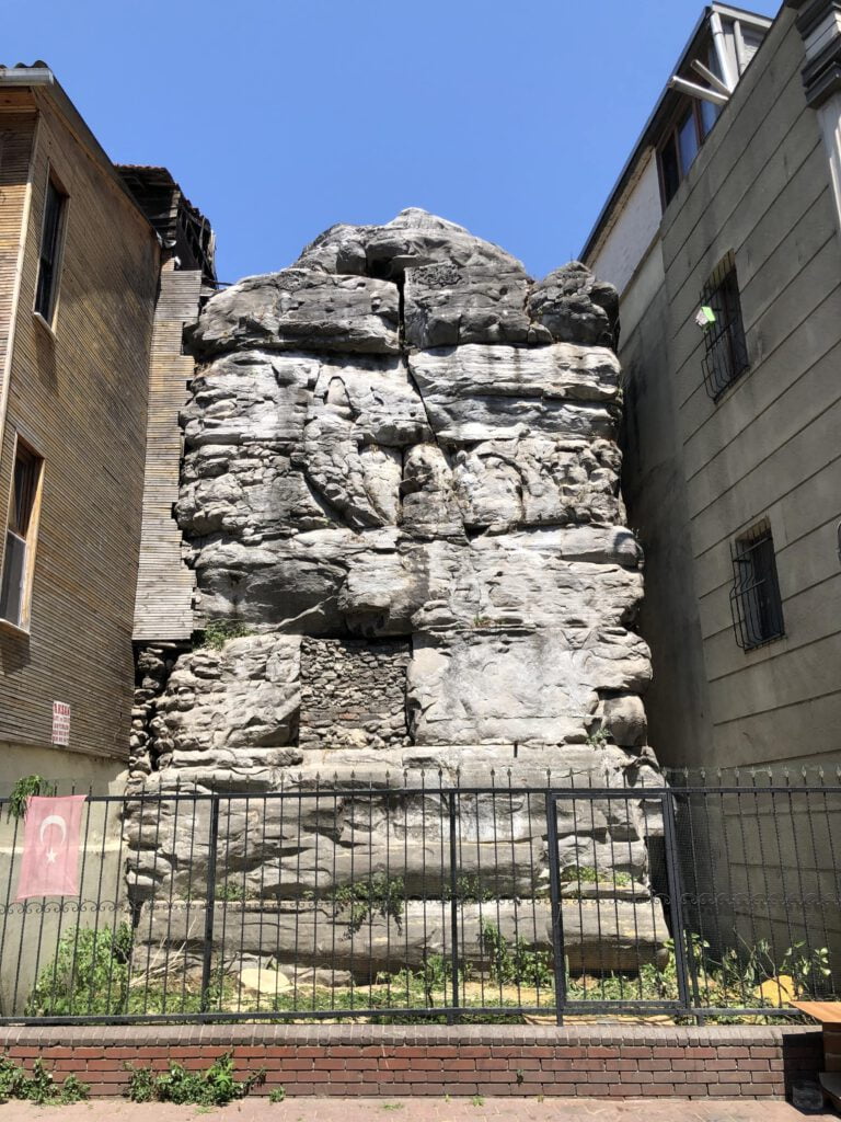 Arkadius Sütunu • Konumu, Fotoğrafları ve Hakkındaki Bilgiler • Kültür ...