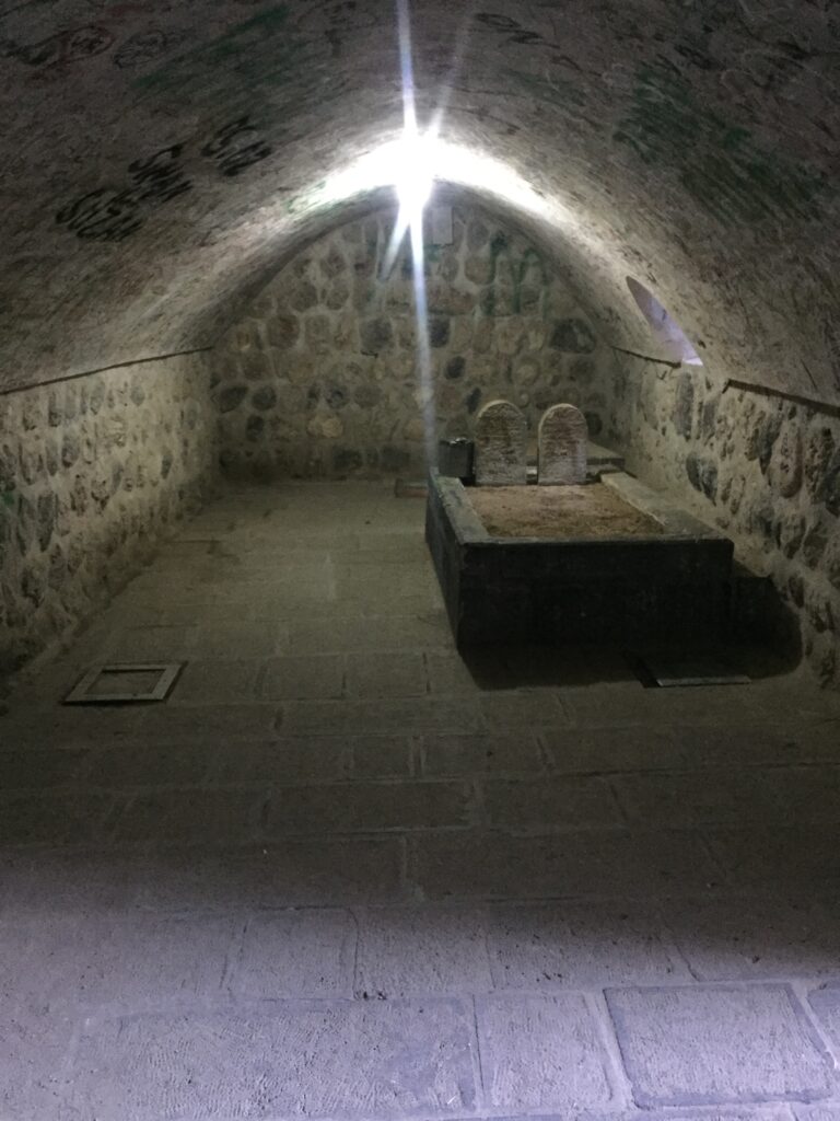 Mem-u Zin Türbesi • Konumu, Fotoğrafları ve Hakkındaki Bilgiler ...