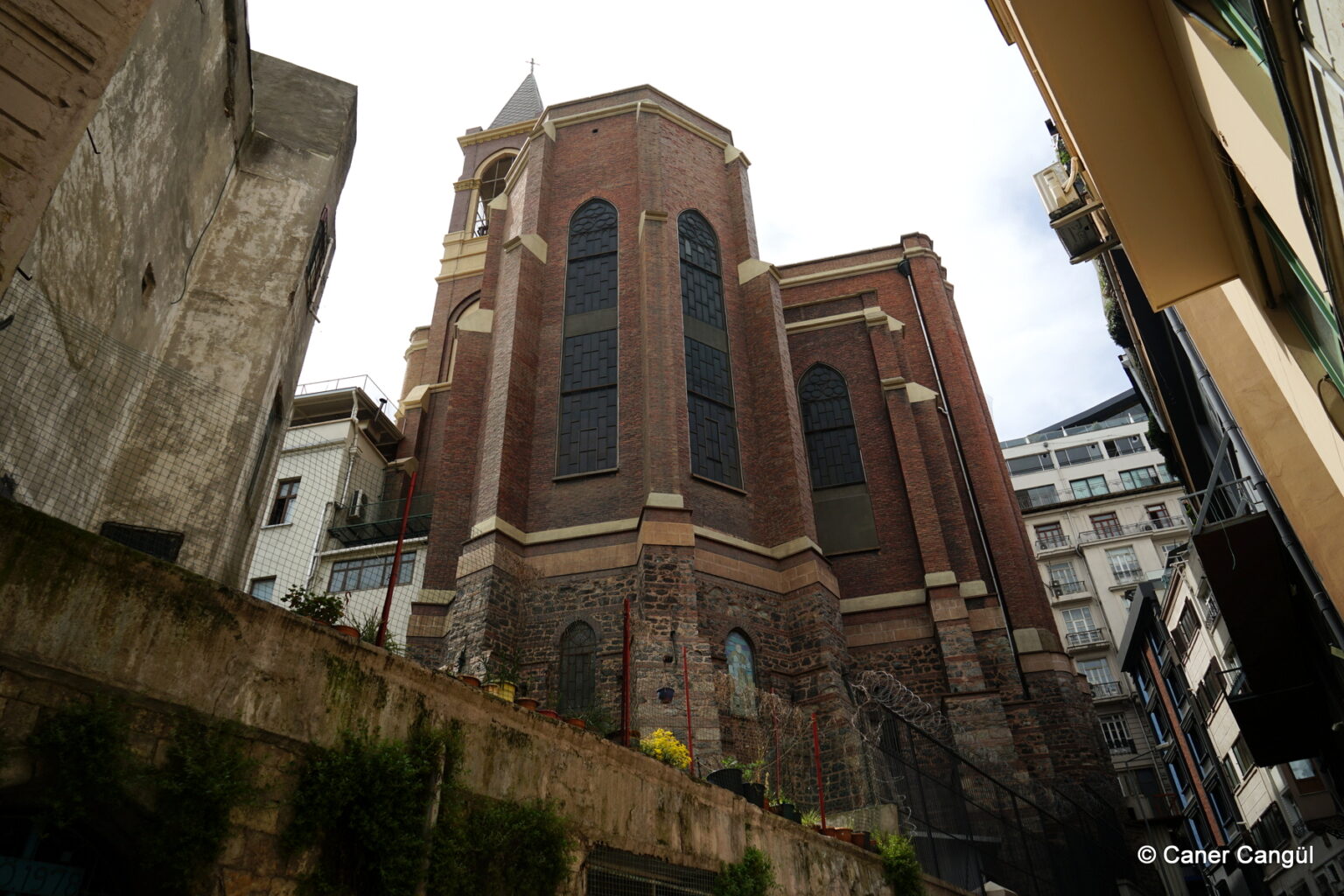 Saint Antuan Katolik Kilisesi Arka Kısmı • Kültür Envanteri