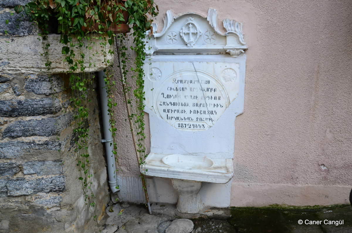 Surp Haç Ermeni Kilisesi Çeşmesi • Konumu, Fotoğrafları ve Hakkındaki ...