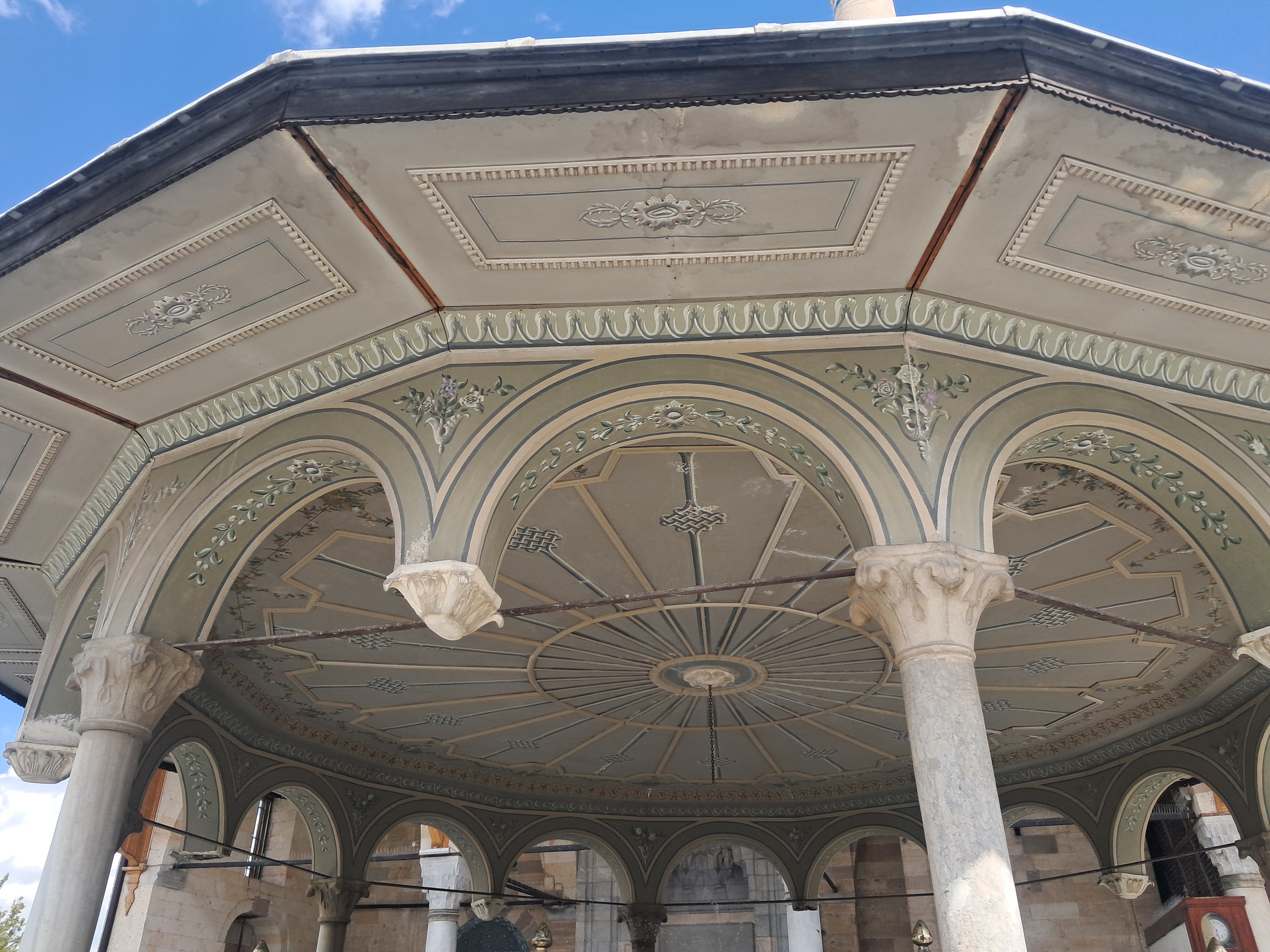 Mevlana Dergah Şadırvanı • Konumu, Fotoğrafları ve Hakkındaki Bilgiler ...