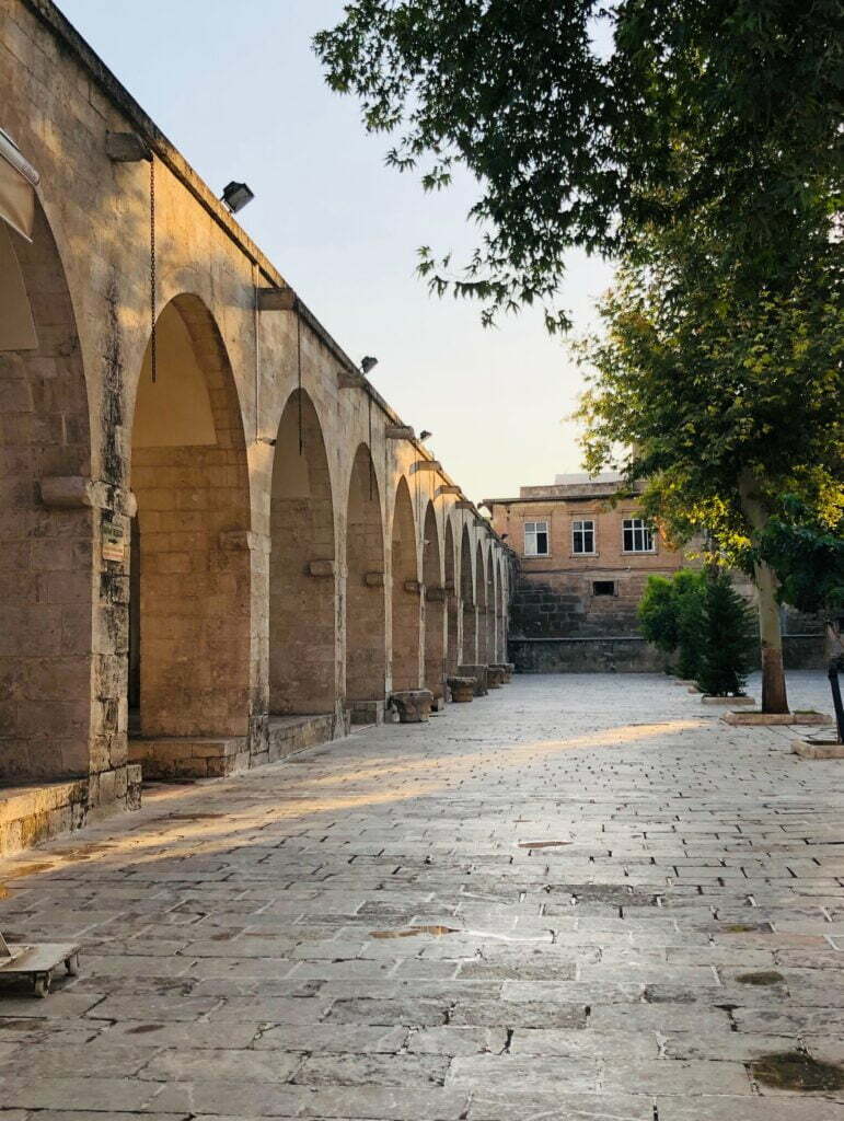 Şanlıurfa Ulu-moskee • Locatie, foto's en informatie erover • Culturele ...