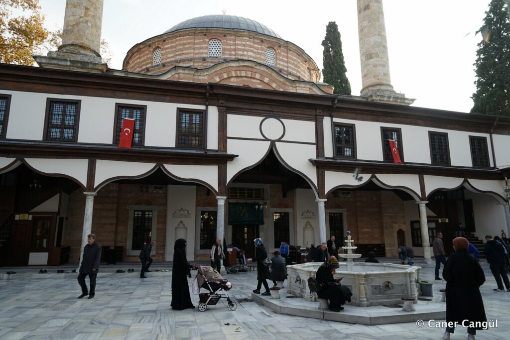 Emir Sultan Camii Avlusu • Kültür Envanteri