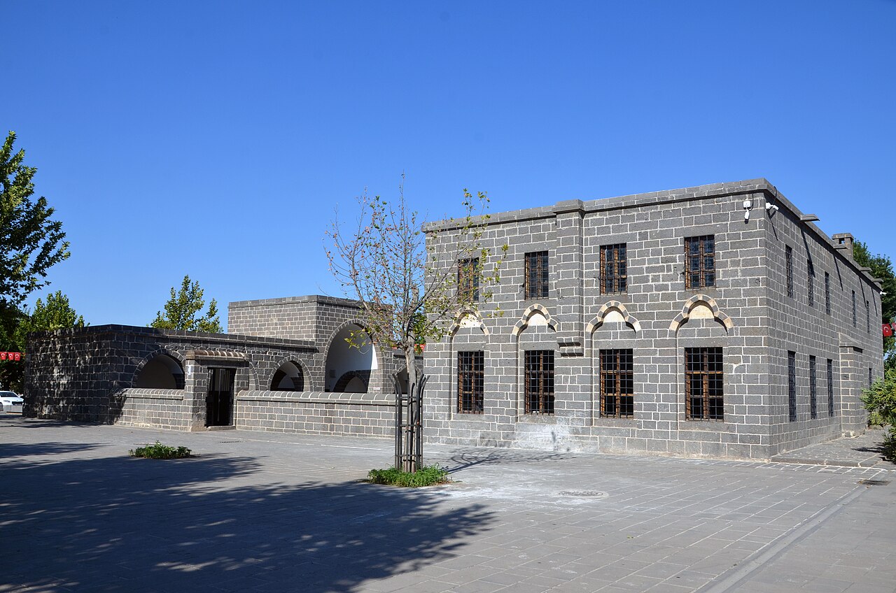 Latifiye Medresesi, Diyarbakır • Konumu, Fotoğrafları ve Hakkındaki ...