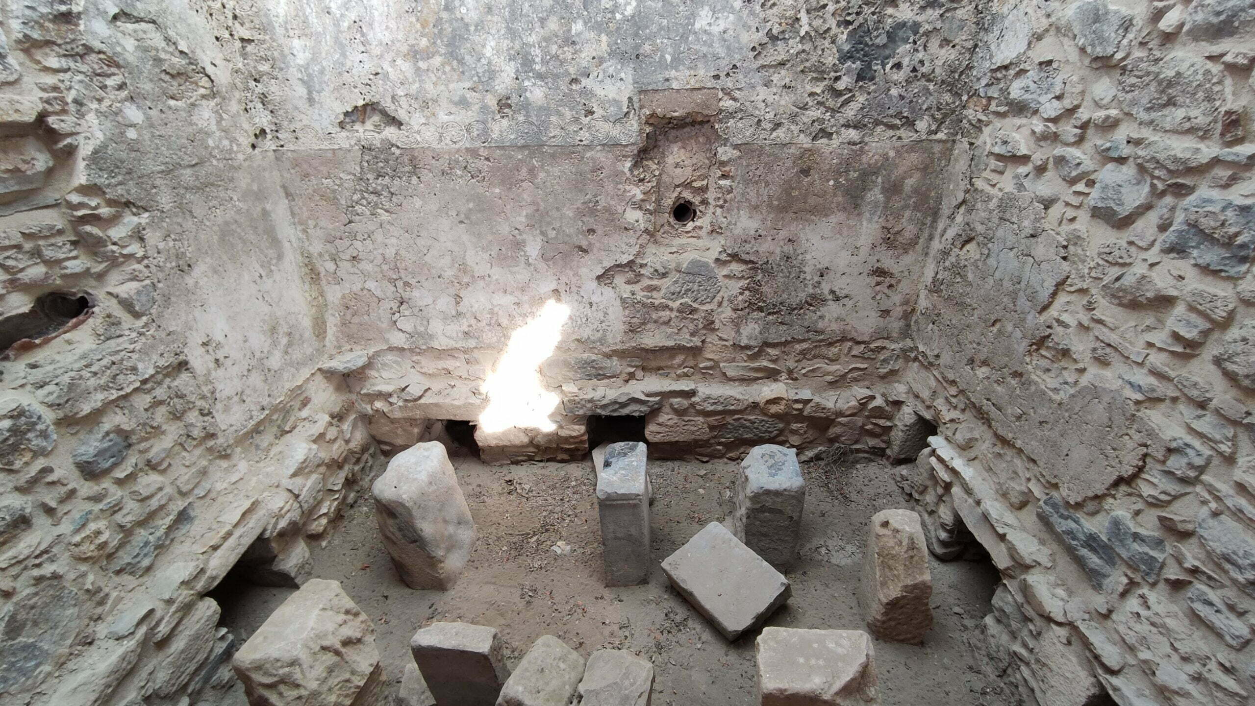 İlyas Bey Küçük Hamamı • Konumu, Fotoğrafları ve Hakkındaki Bilgiler ...