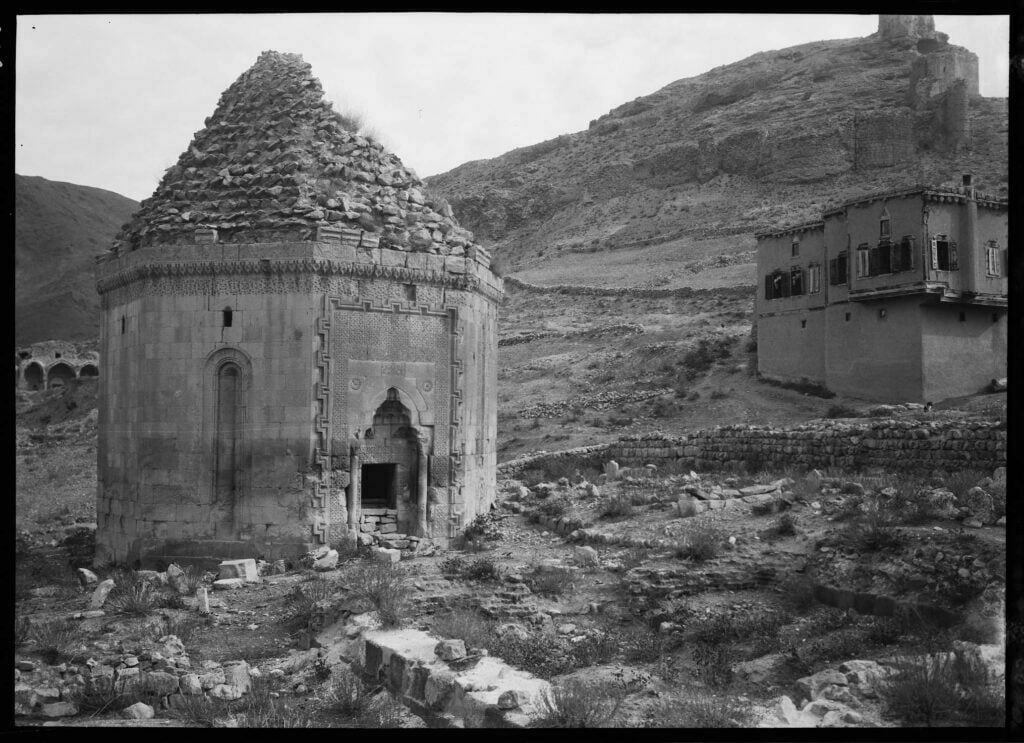 Sitte Melik Tomb • Cultural Inventory