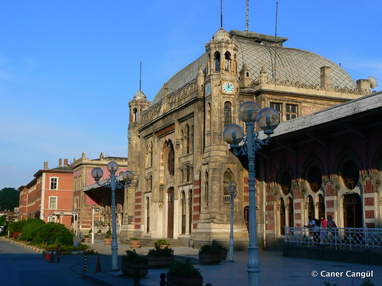 Sirkeci Garı Saat Kuleleri • Konumu, Fotoğrafları ve Hakkındaki ...
