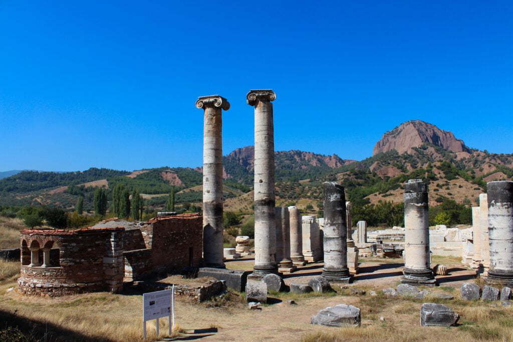 Sardes Kilisesi • Konumu, Fotoğrafları ve Hakkındaki Bilgiler • Kültür Envanteri