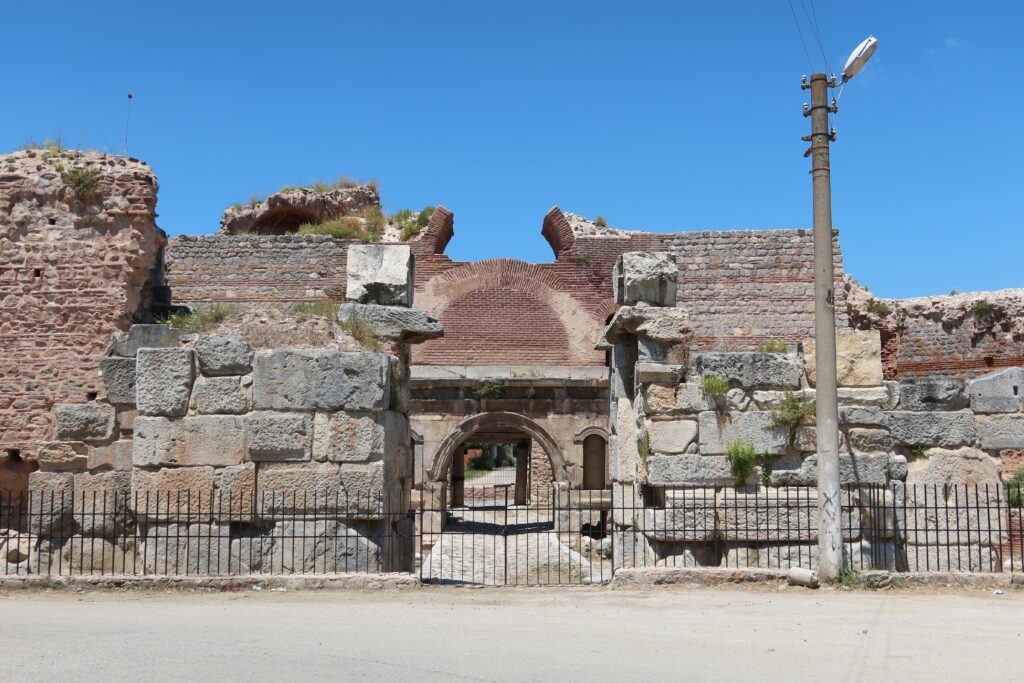 Istanbul Gate, Iznik • Location, Photos and Information About It ...