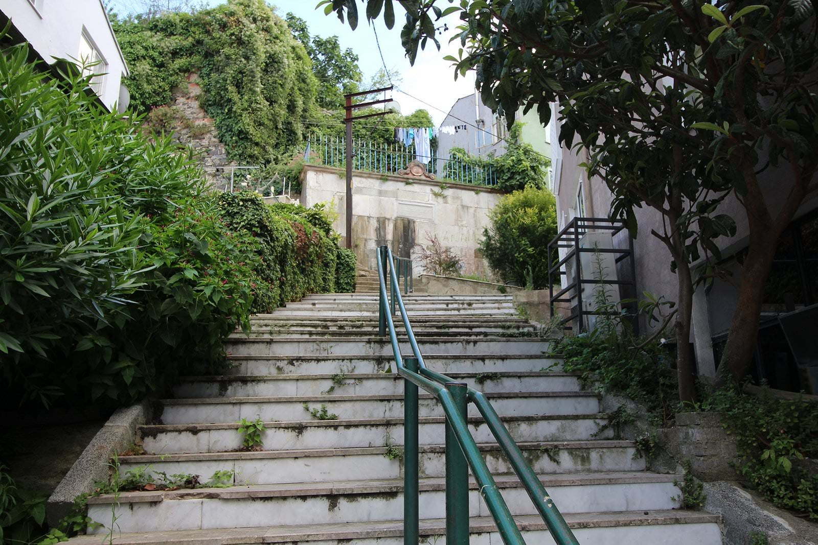 Bezmialem Valide Sultan Çeşmesi • Konumu, Fotoğrafları ve Hakkındaki ...