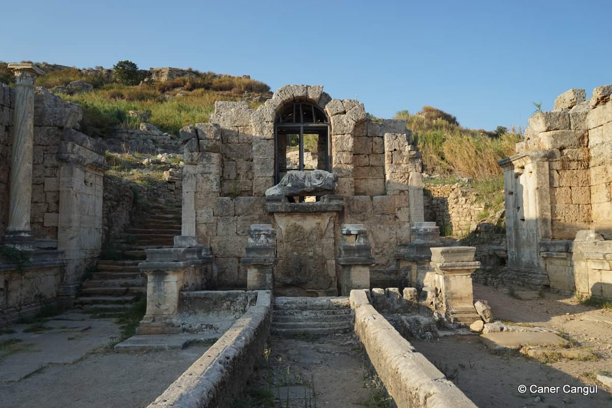 Nymphaeum – Çeşme, Perge Antik Kenti • Kültür Envanteri