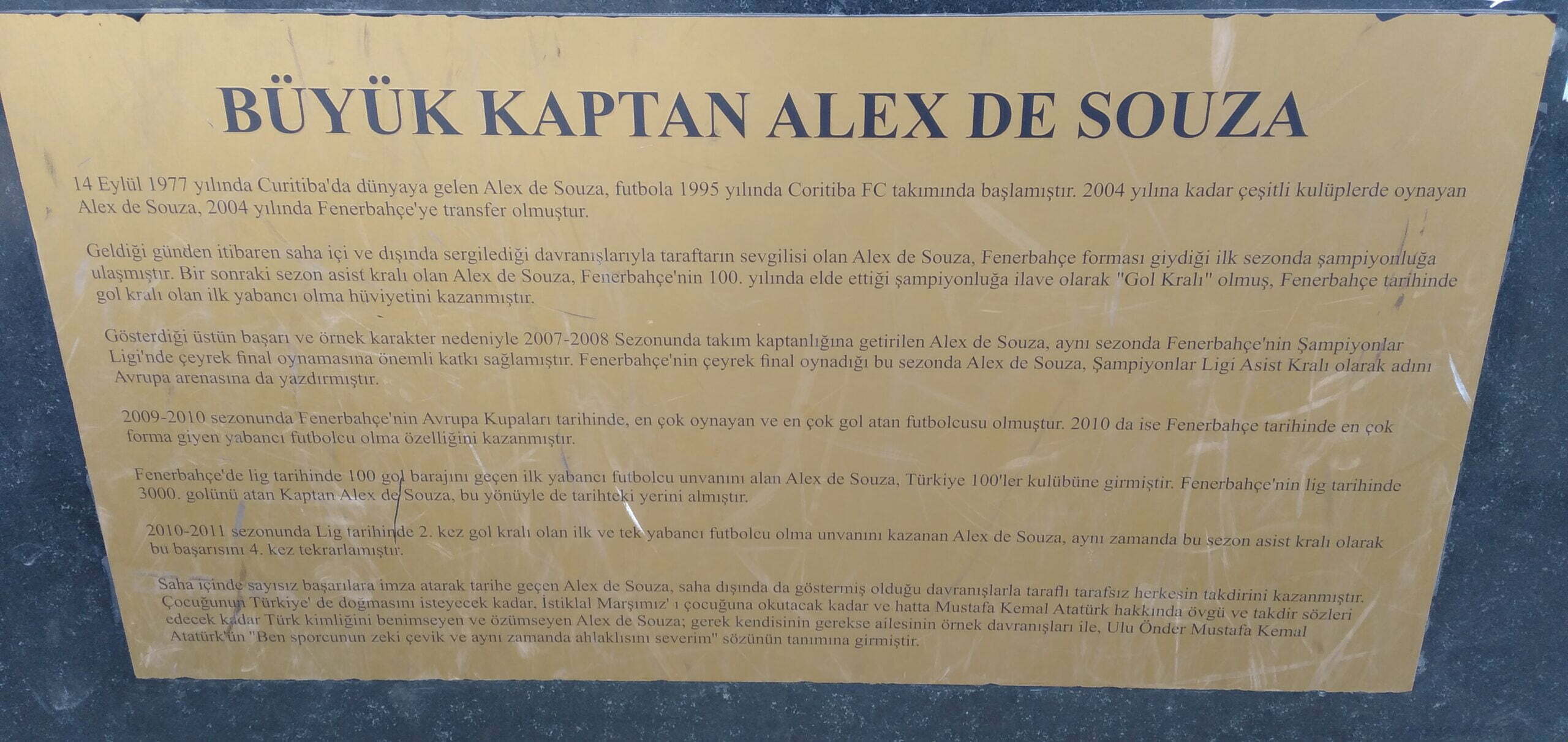Alex de Souza Heykeli Açıklama Plakası • Kültür Envanteri