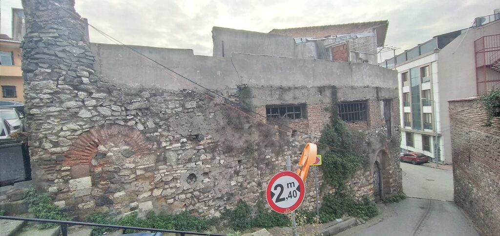 Sinyora Sinagogu • Konumu, Fotoğrafları ve Hakkındaki Bilgiler • Kültür ...