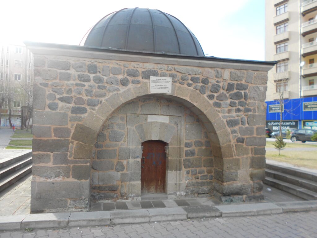 Sheikh Seyfullah Tomb • Location, Photos and Information About It ...