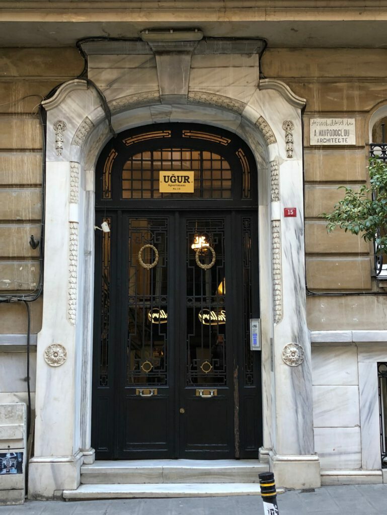 Uğur Apartmanı, Osmanbey • Kültür Envanteri