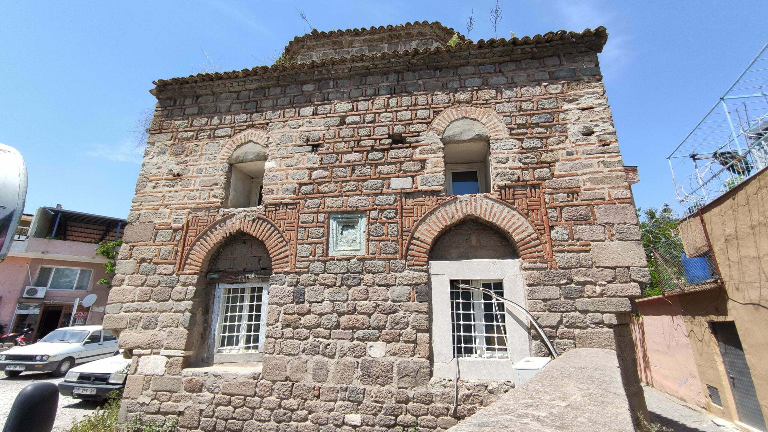 Parmaklı Mescid • Konumu, Fotoğrafları ve Hakkındaki Bilgiler • Kültür ...