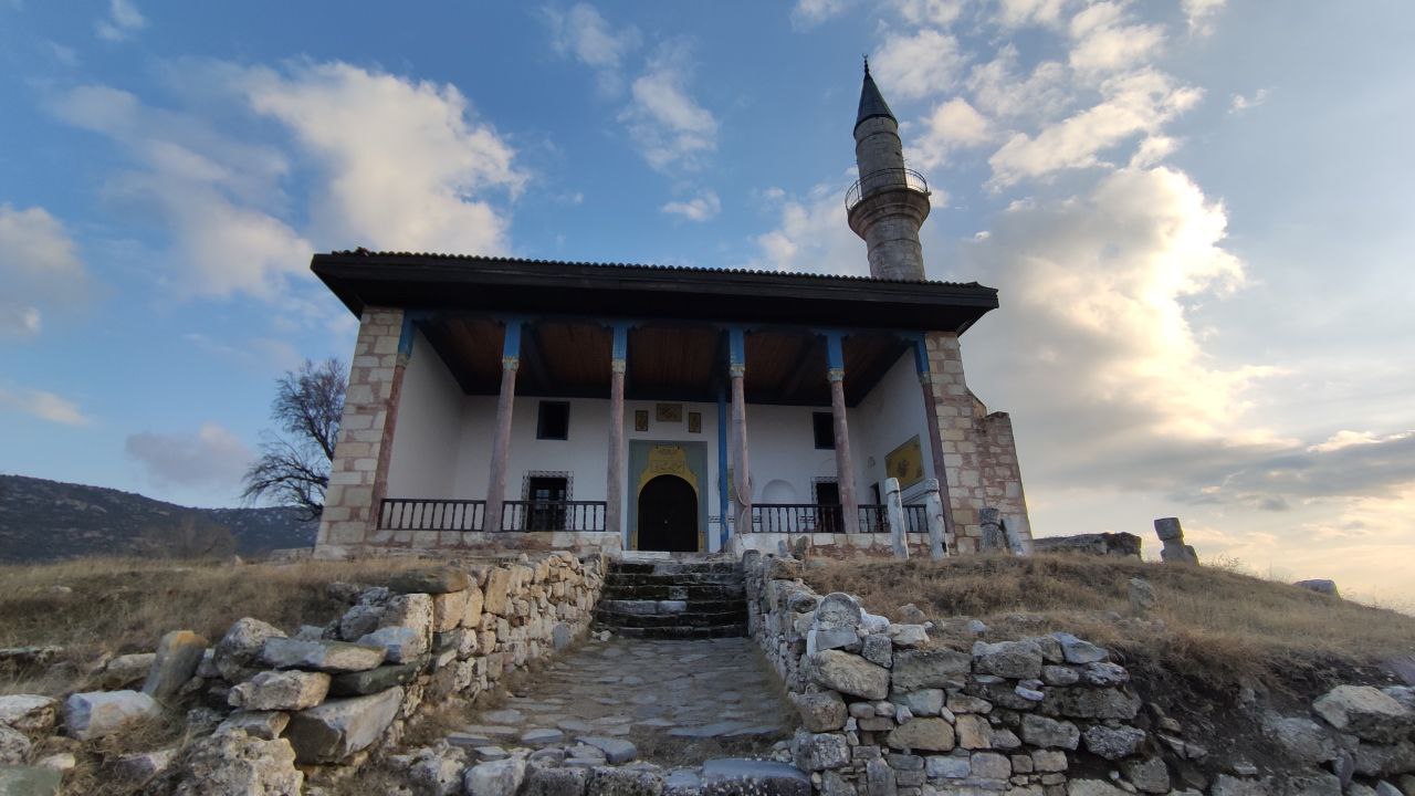 Cevher Pasha Mosque, Kale-i Tavas • Location, Photos and Information ...