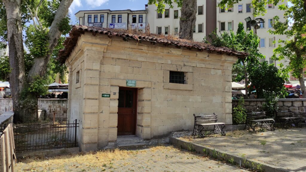 Cafer Dede Türbesi • Konumu, Fotoğrafları ve Hakkındaki Bilgiler ...