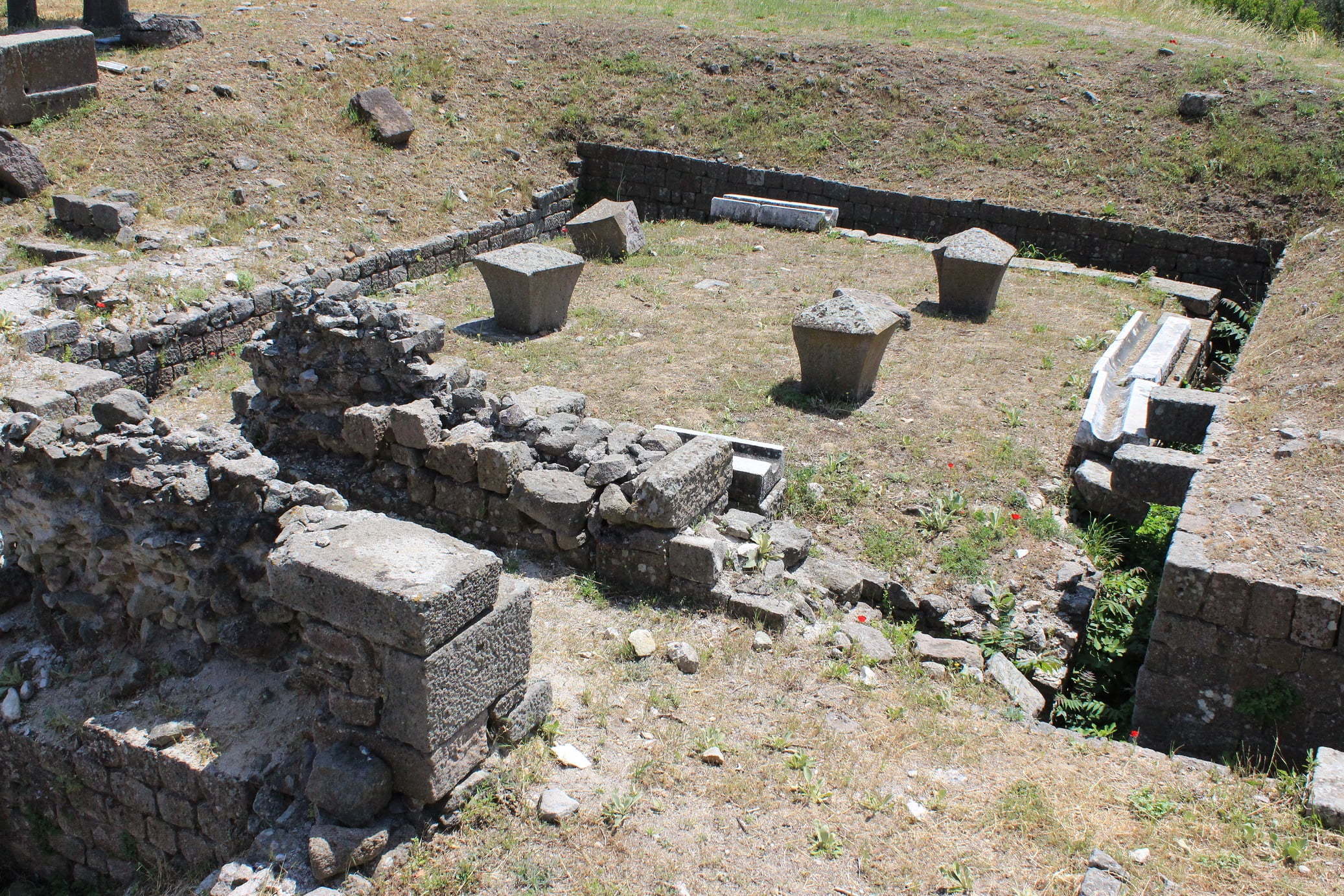 Asklepion Latrina • Konumu, Fotoğrafları ve Hakkındaki Bilgiler ...