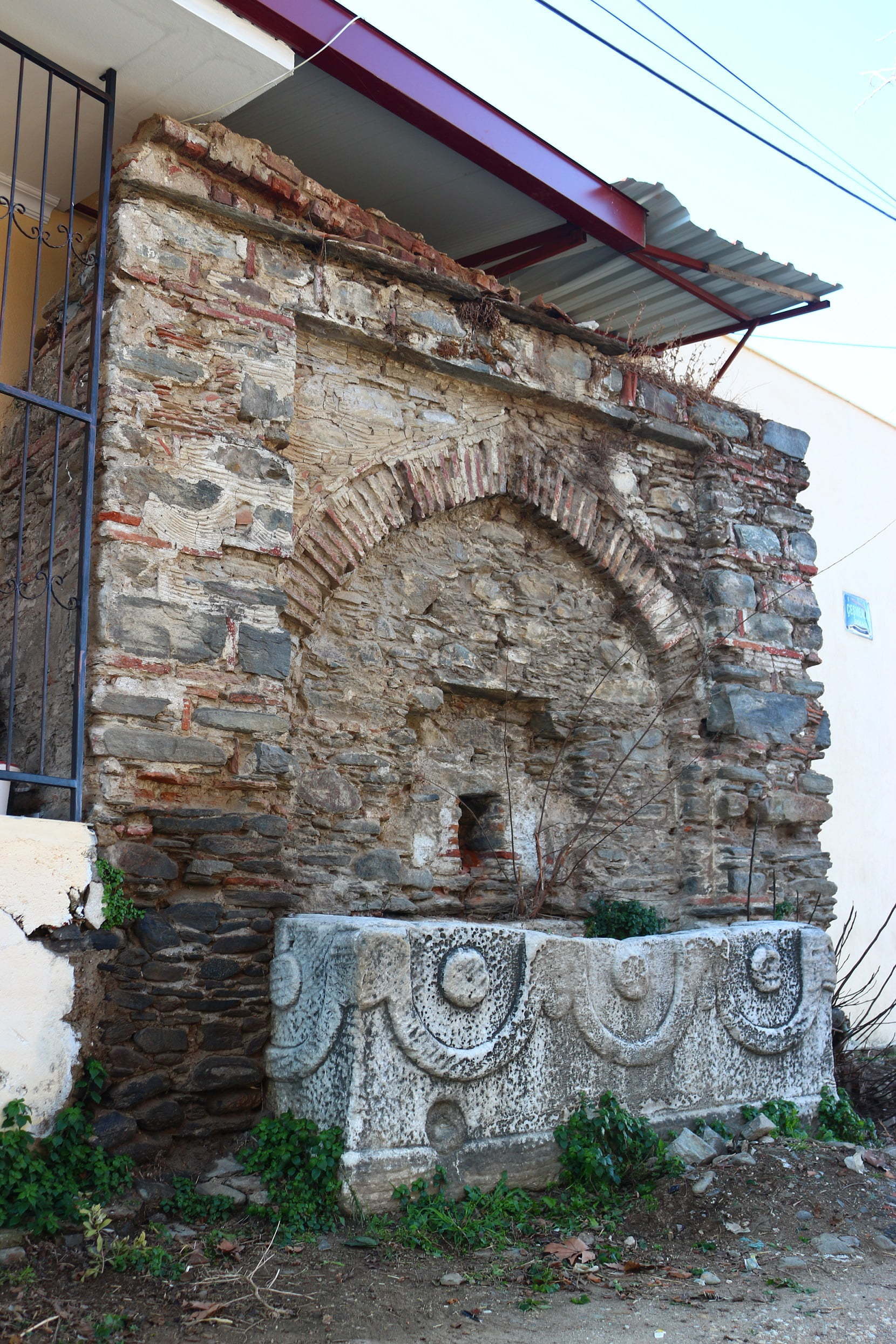 Hafsa Hatun Çeşmesi, Tire • Konumu, Fotoğrafları ve Hakkındaki Bilgiler ...
