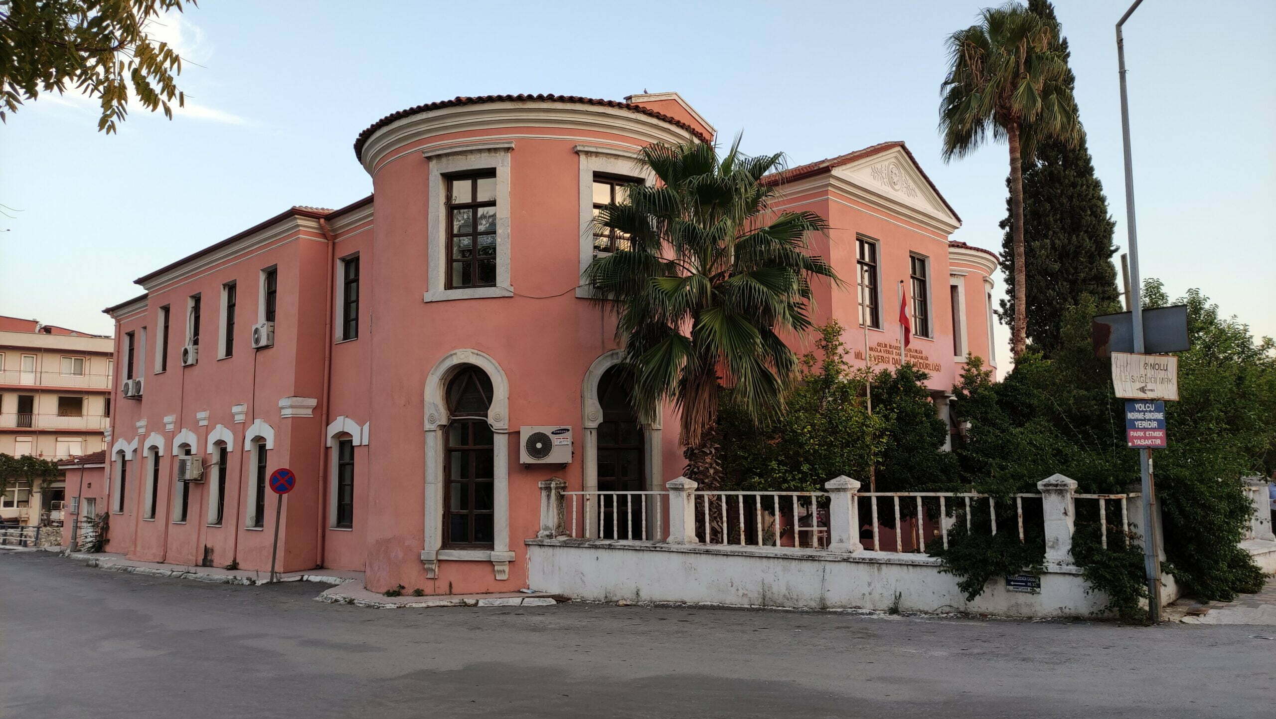 Antigua Casa de Gobierno de Milas • Ubicación, Fotos e Información ...