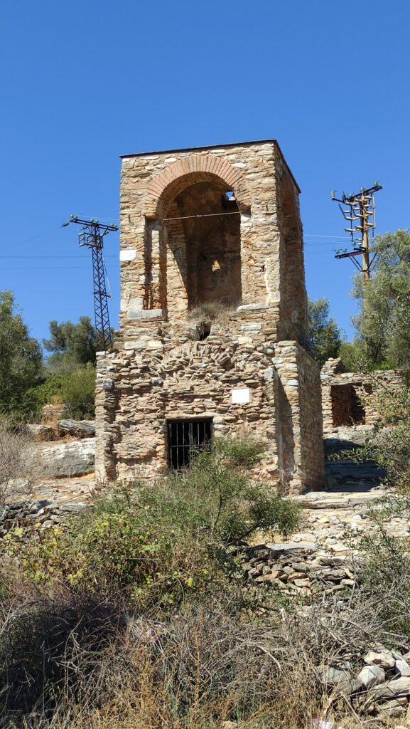 Iasos Saat Kulesi Anıt Mezarı • Konumu, Fotoğrafları ve Hakkındaki ...