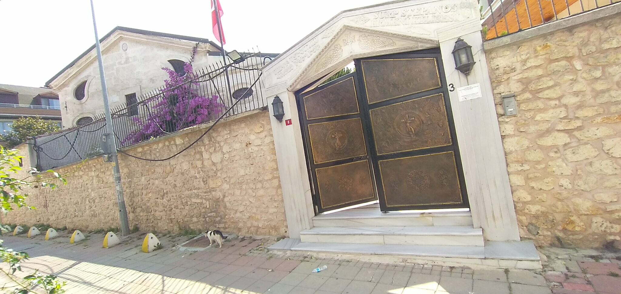 Surp Stepanos Ermeni Kilisesi • Konumu, Fotoğrafları ve Hakkındaki ...