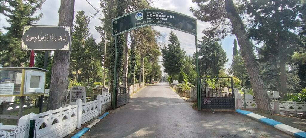 Erenler Mezarlığı, Adapazarı • Konumu, Fotoğrafları ve Hakkındaki ...