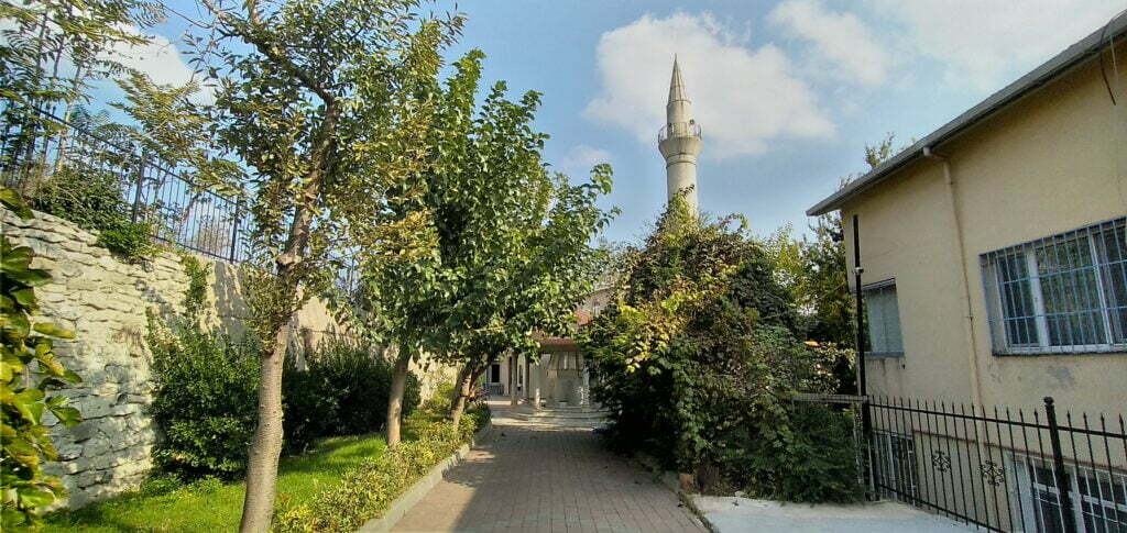 Shah Sultan Mosque, Cerrahpaşa • Location, Photos and Information About ...
