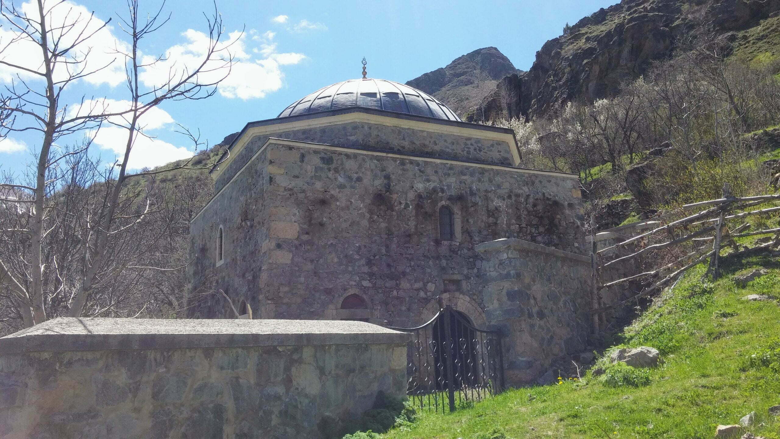 Küçük Cami, Gümüşhane • Konumu, Fotoğrafları ve Hakkındaki Bilgiler ...