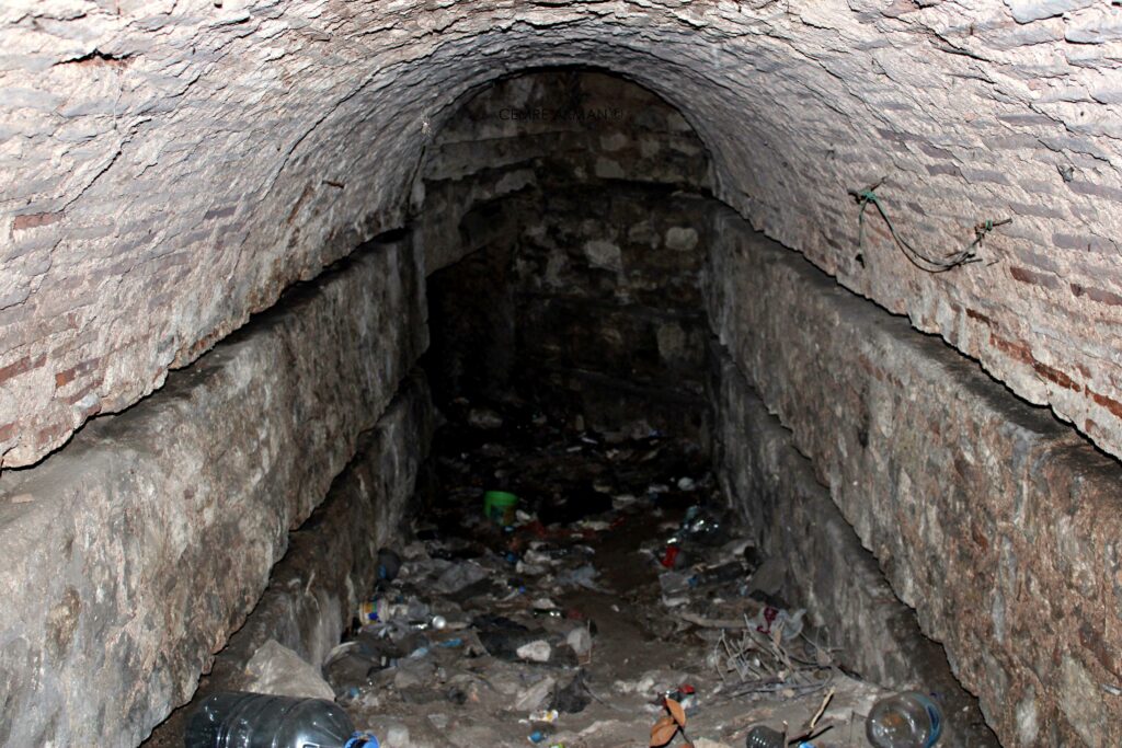 Konstantinopolis Büyük Saray Kompleksi Altyapıları, Torun Sokak ...