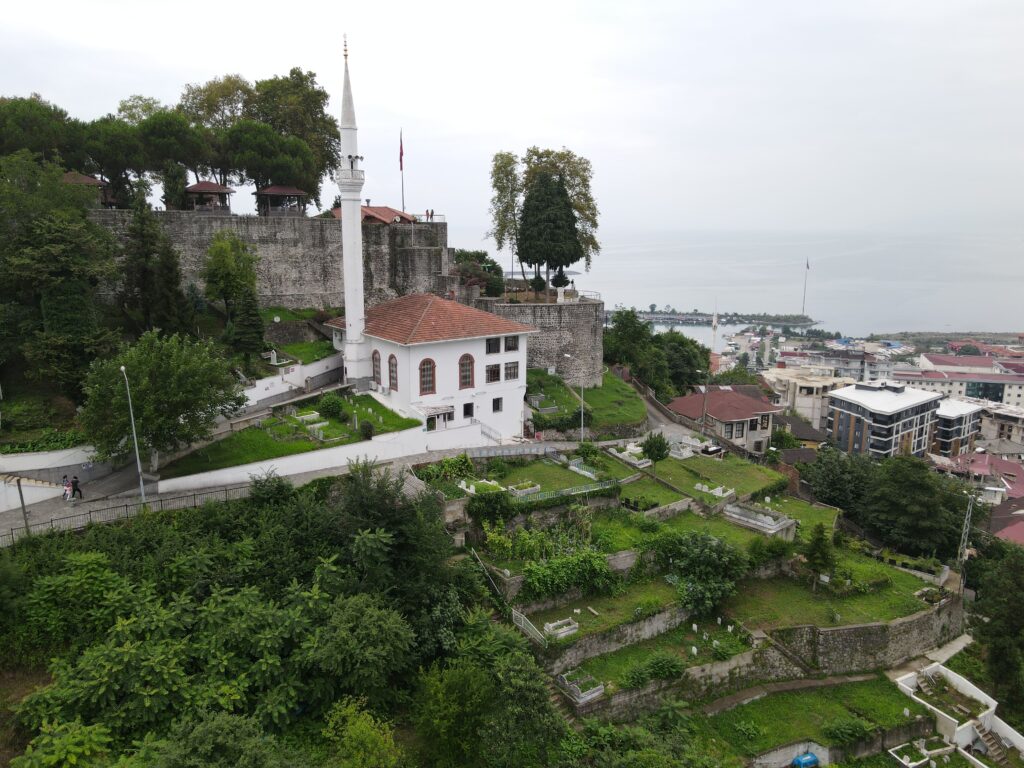 Kale Camii, Rize • Konumu, Fotoğrafları ve Hakkındaki Bilgiler • Kültür ...