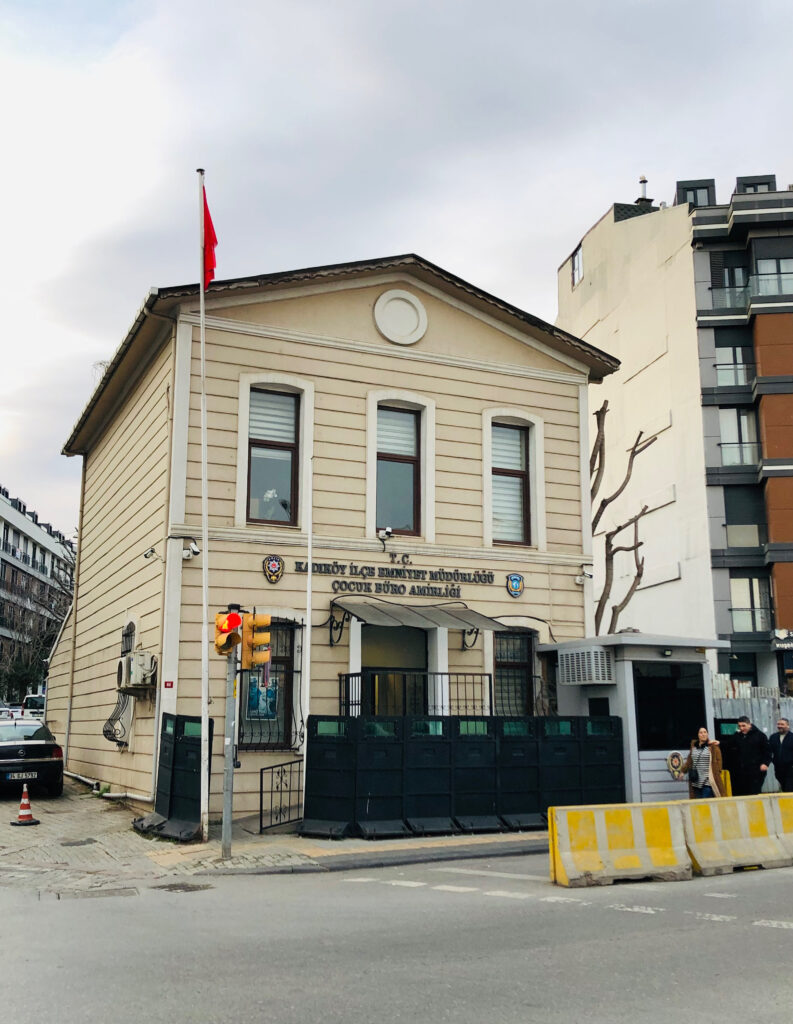 Kızıltoprak Karakolu • Konumu, Fotoğrafları ve Hakkındaki Bilgiler ...