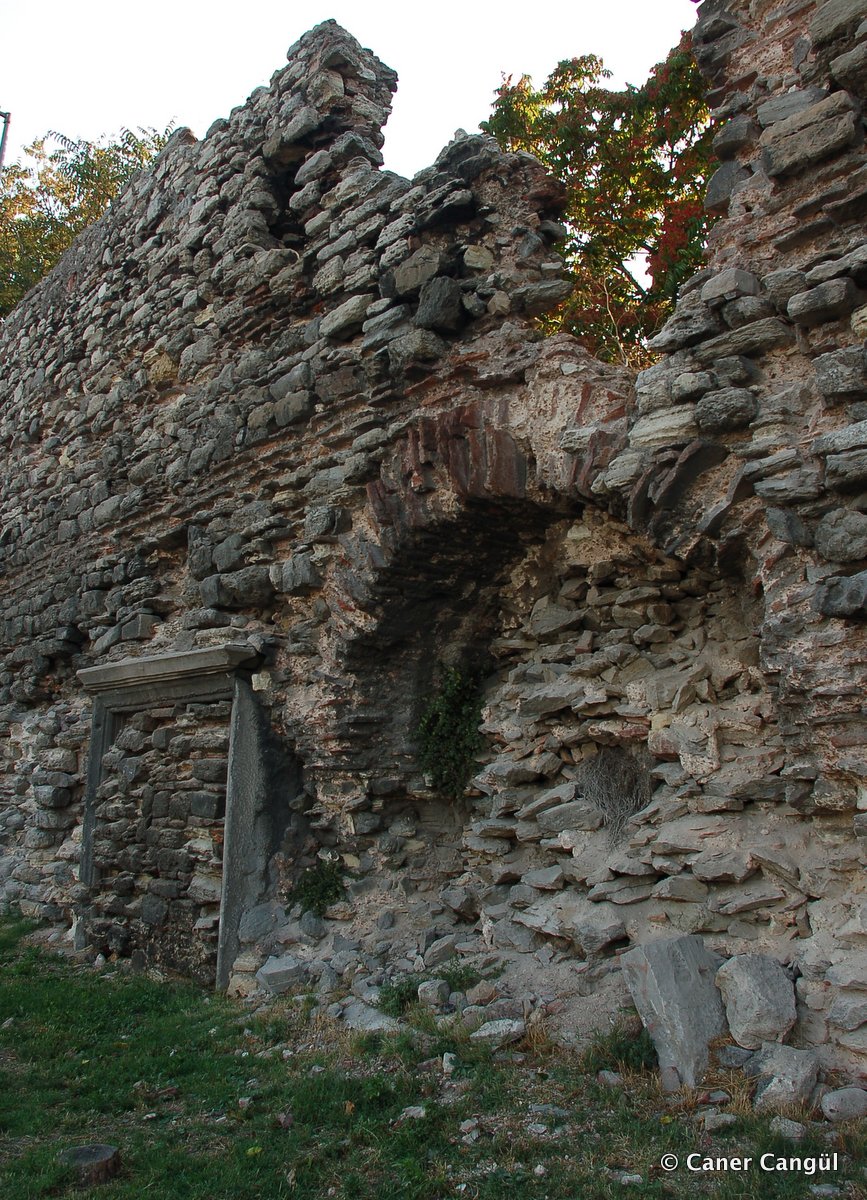 Marmara Surları: Mangana Sarayı Limanı Kapısı • Konumu, Fotoğrafları ve ...