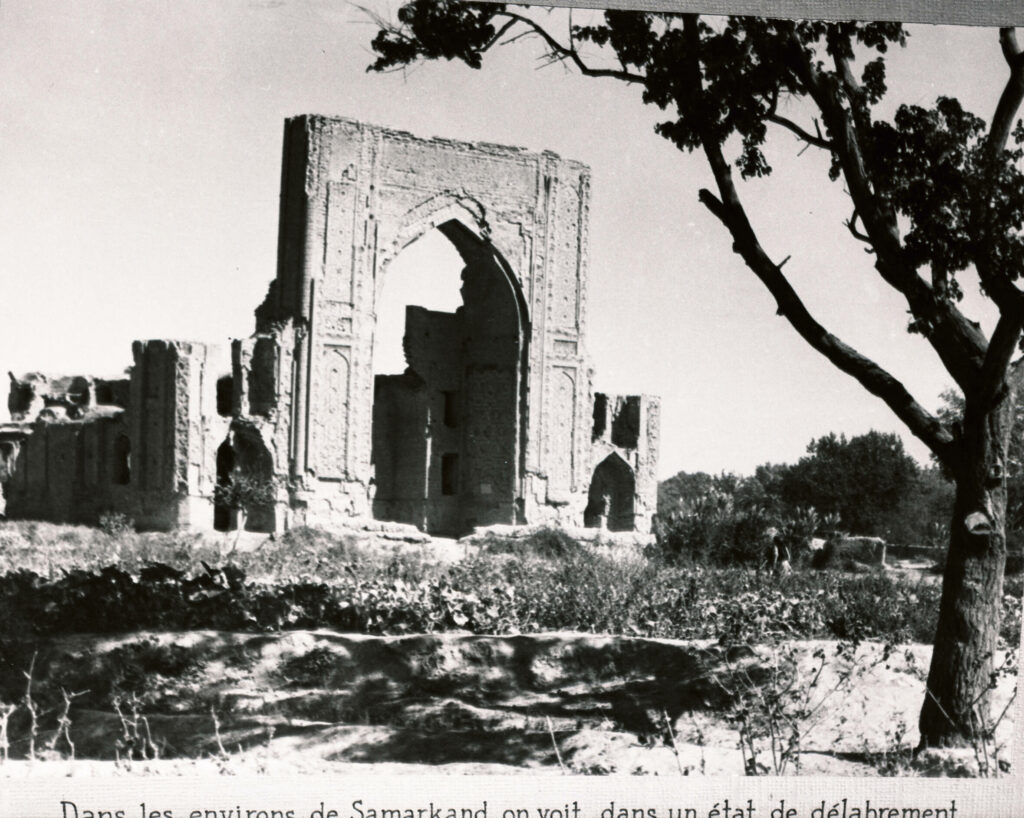 Ishrat Khana Shrine • Location, Photos and Information About It ...