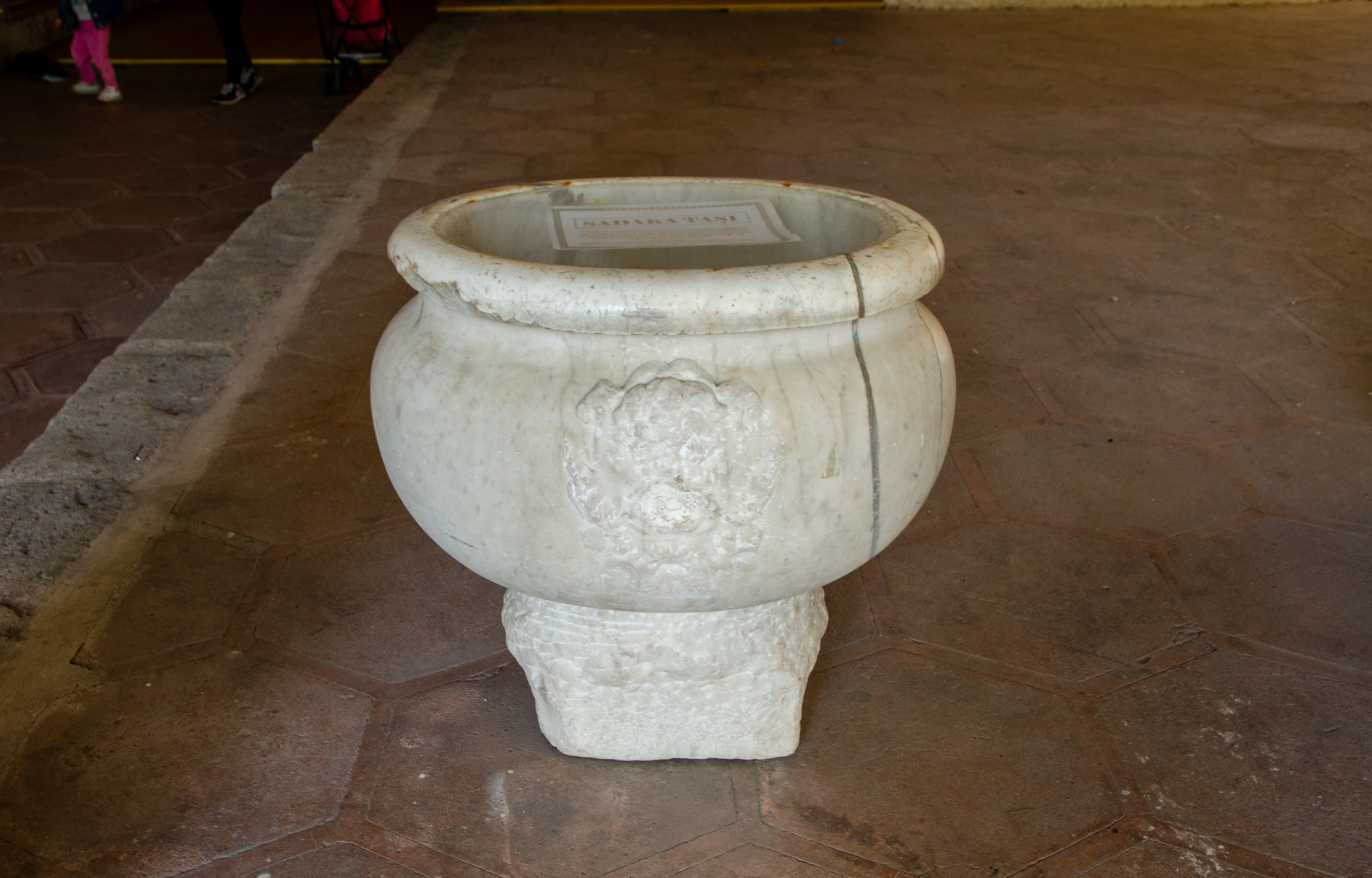 Piyale Paşa Camii, Sadaka Taşı • Konumu, Fotoğrafları ve Hakkındaki ...