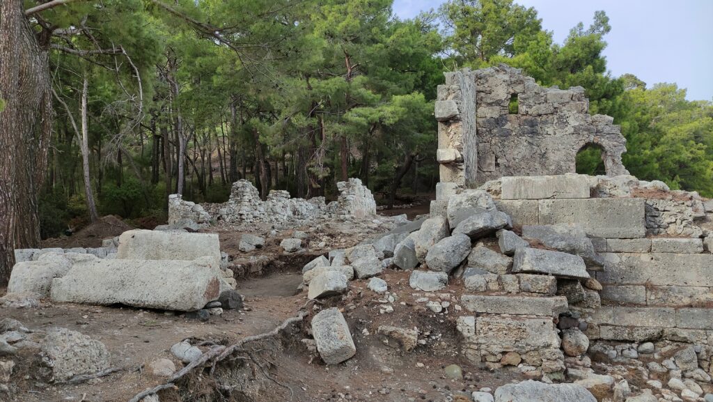 Phaselis Nekropol Hamamı • Konumu, Fotoğrafları ve Hakkındaki Bilgiler ...