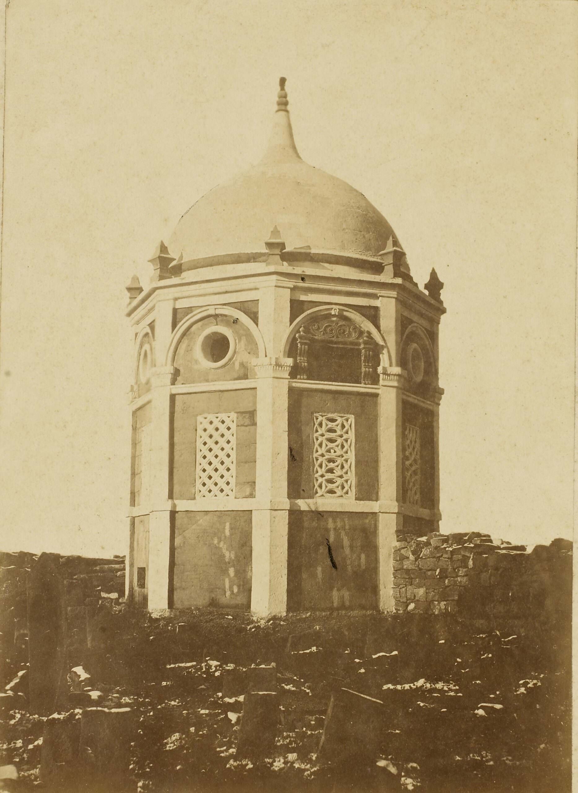 Tombeau d'Esma Hanım • Localisation, photos et informations à son sujet ...