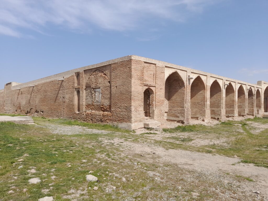 Yengi Emam Kervansarayı • Konumu, Fotoğrafları ve Hakkındaki Bilgiler ...