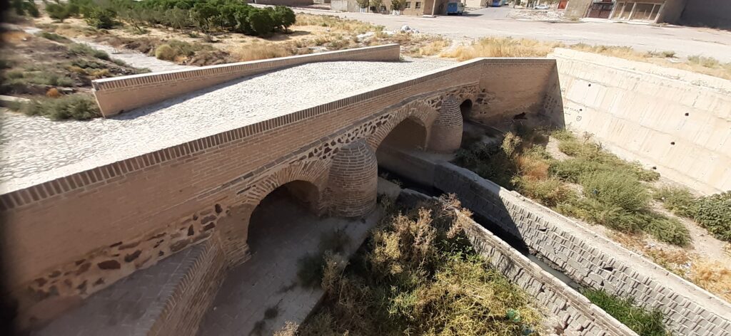 Bazarak Köprüsü • Konumu, Fotoğrafları ve Hakkındaki Bilgiler • Kültür ...