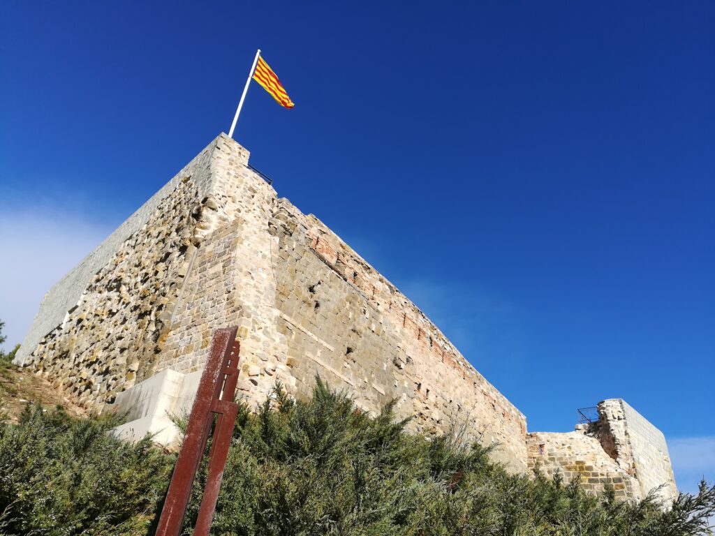 Calaf Kalesi • Konumu, Fotoğrafları ve Hakkındaki Bilgiler • Kültür ...