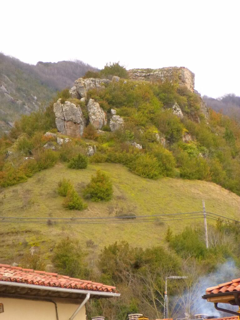 Bernedo Kalesi • Konumu, Fotoğrafları ve Hakkındaki Bilgiler • Kültür ...