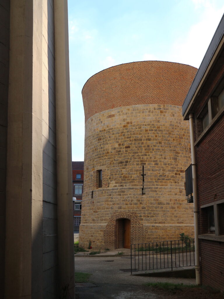 Saint-Ignace Kulesi • Konumu, Fotoğrafları ve Hakkındaki Bilgiler ...