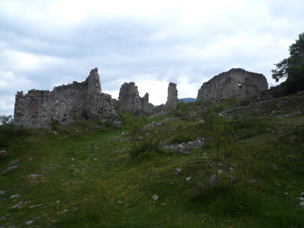 Gósol Kalesi • Konumu, Fotoğrafları ve Hakkındaki Bilgiler • Kültür ...